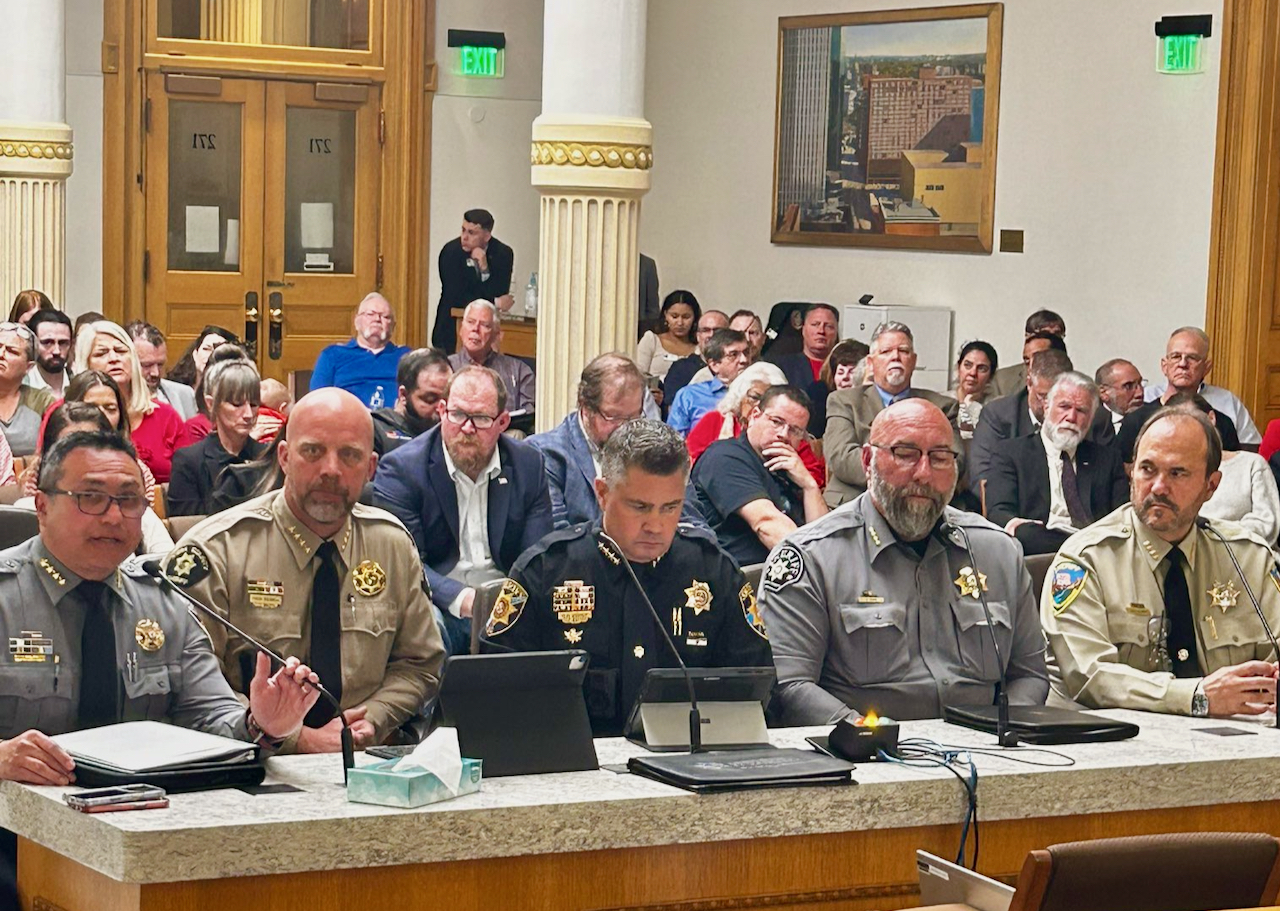 Dems side with GOP to kill so-called ‘assault weapons’ ban in state ...